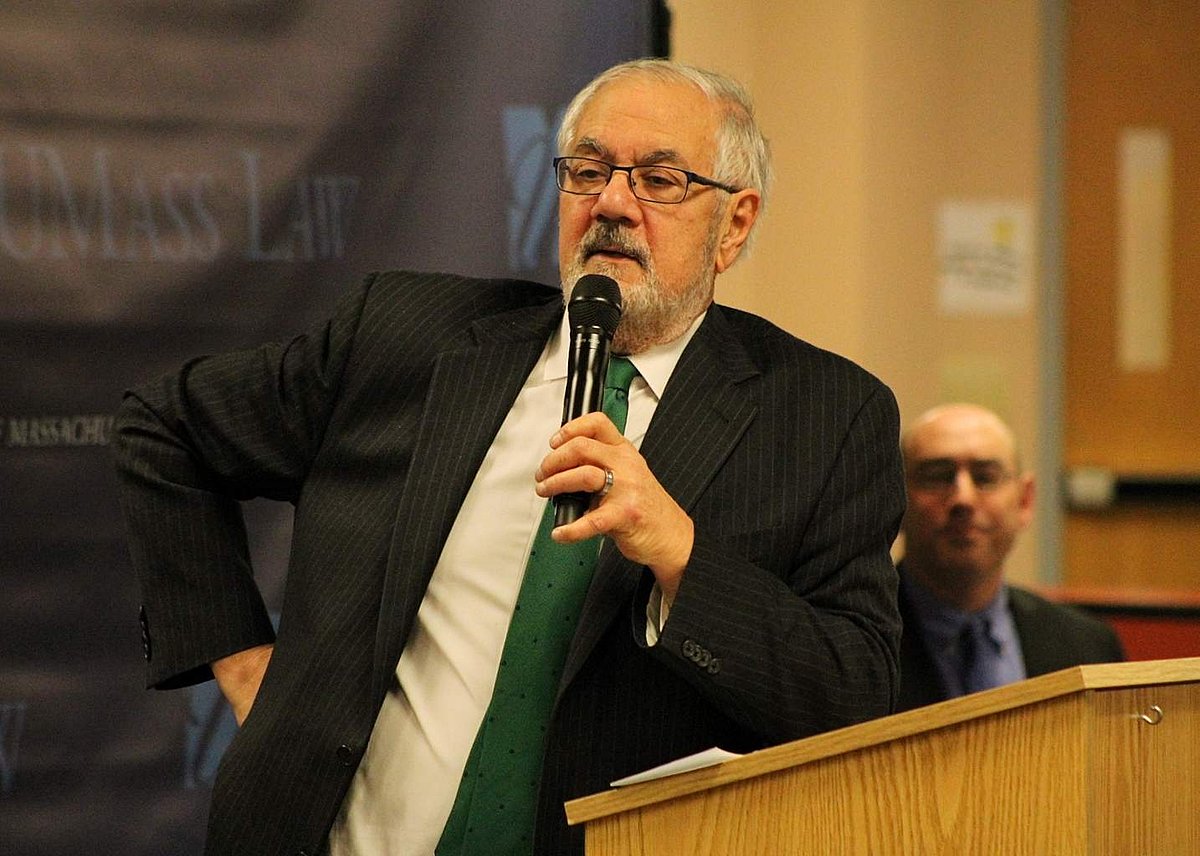 Barney Frank Backs Richard Neal Over Alex Morse
